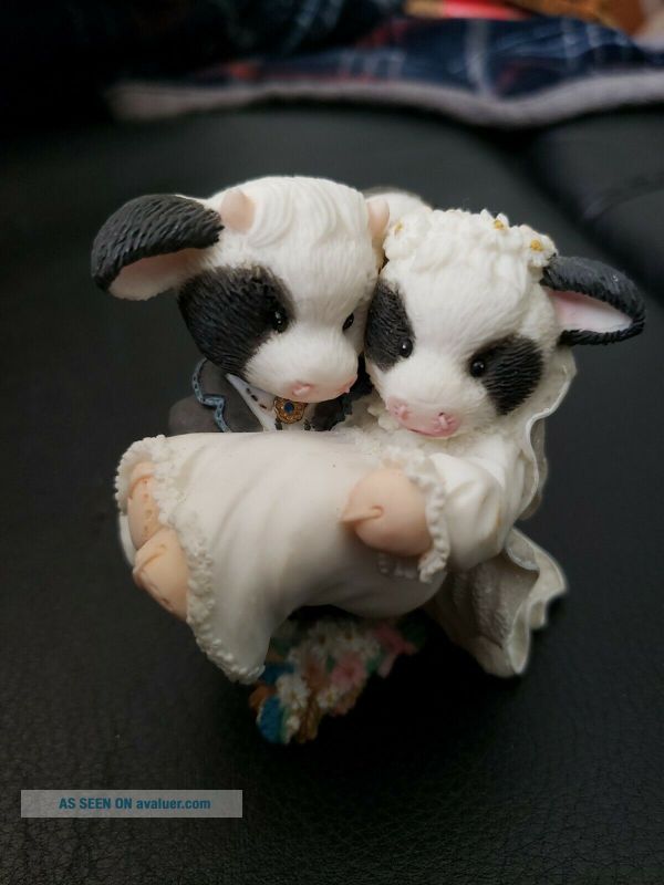 1995 Enesco Mary’s Moo Moos Never Love An Udder Figure | #23791948
