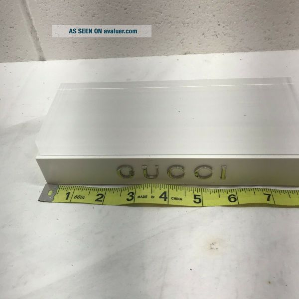 GUCCI ONE PIECE DISPLAY SIGN LOGO PLAQUE IN WHITE PLEXIGLASS SILVER ...