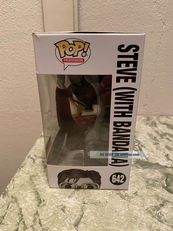 Funko Pop Stranger Things Steve With Bandana 642 Hot Topic Exclusive ...