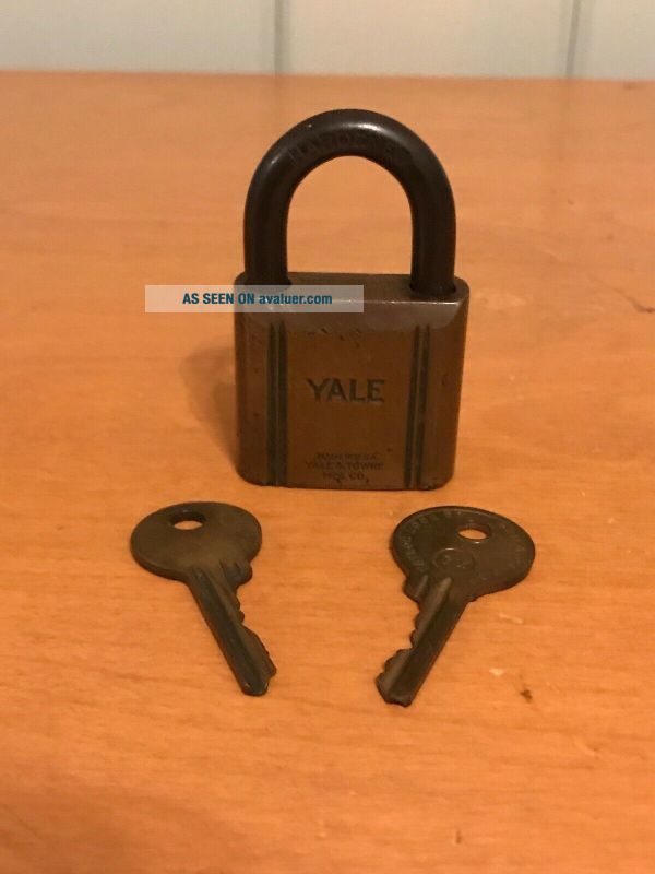 Vintage Antique Yale & Towne Padlock Lock With 2 Keys | #26741302