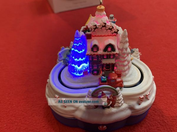 Hallmark Keepsake Ornament: Candy Cane Lane (MAGIC) 2007: Light Sound ...