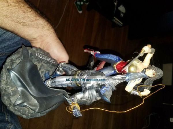 Injustice Gods Among Us Batman Vs Wonder Woman UK Edition Statue RARE ...