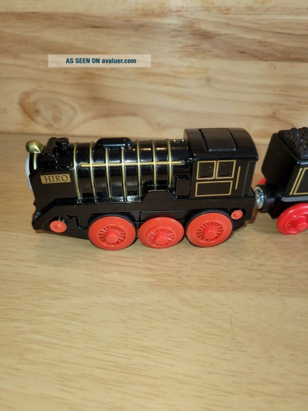HIRO Battery Operated Motorized Engine And Tender Thomas Wooden Railway ...