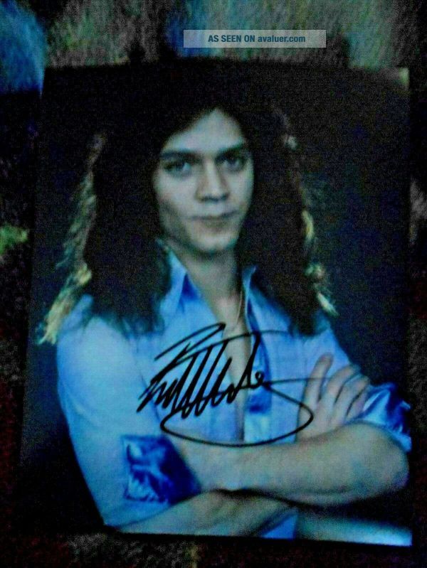 EDDIE VAN HALEN - 8 X 10 ; AUTOGRAPH W/LOA. | #37354108