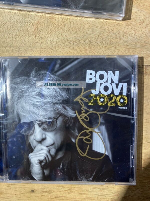 JON BON JOVI HAND SIGNED BON JOVI 2020 CD BOOKLET CD GOLD Auto | #37479736