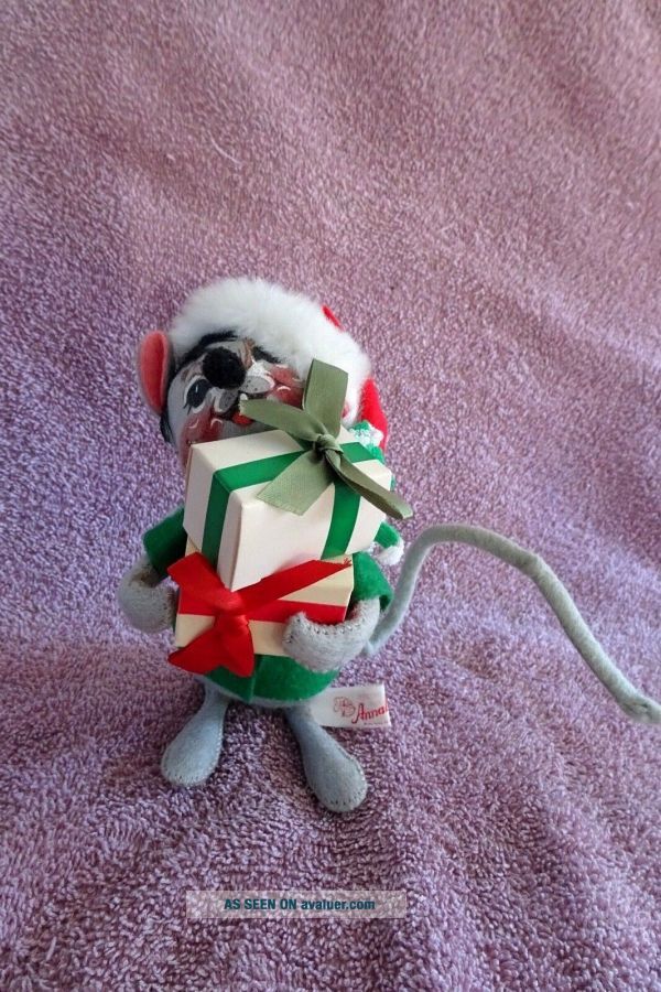 Vintage Annalee Mobilitee Doll Christmas Mouse Holding Packages 1987 ...