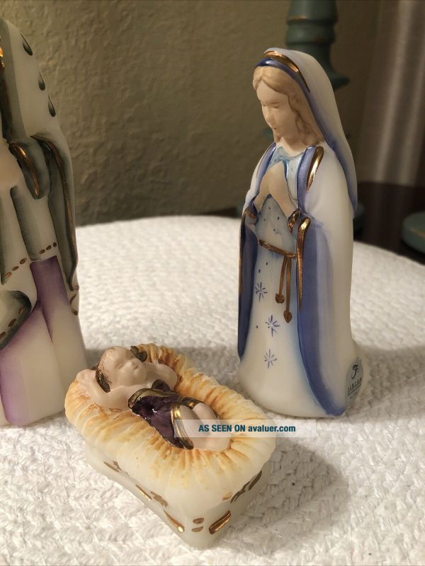 Fenton Art Glass Nativity Set - First Edition—Holy Family, | #38119163